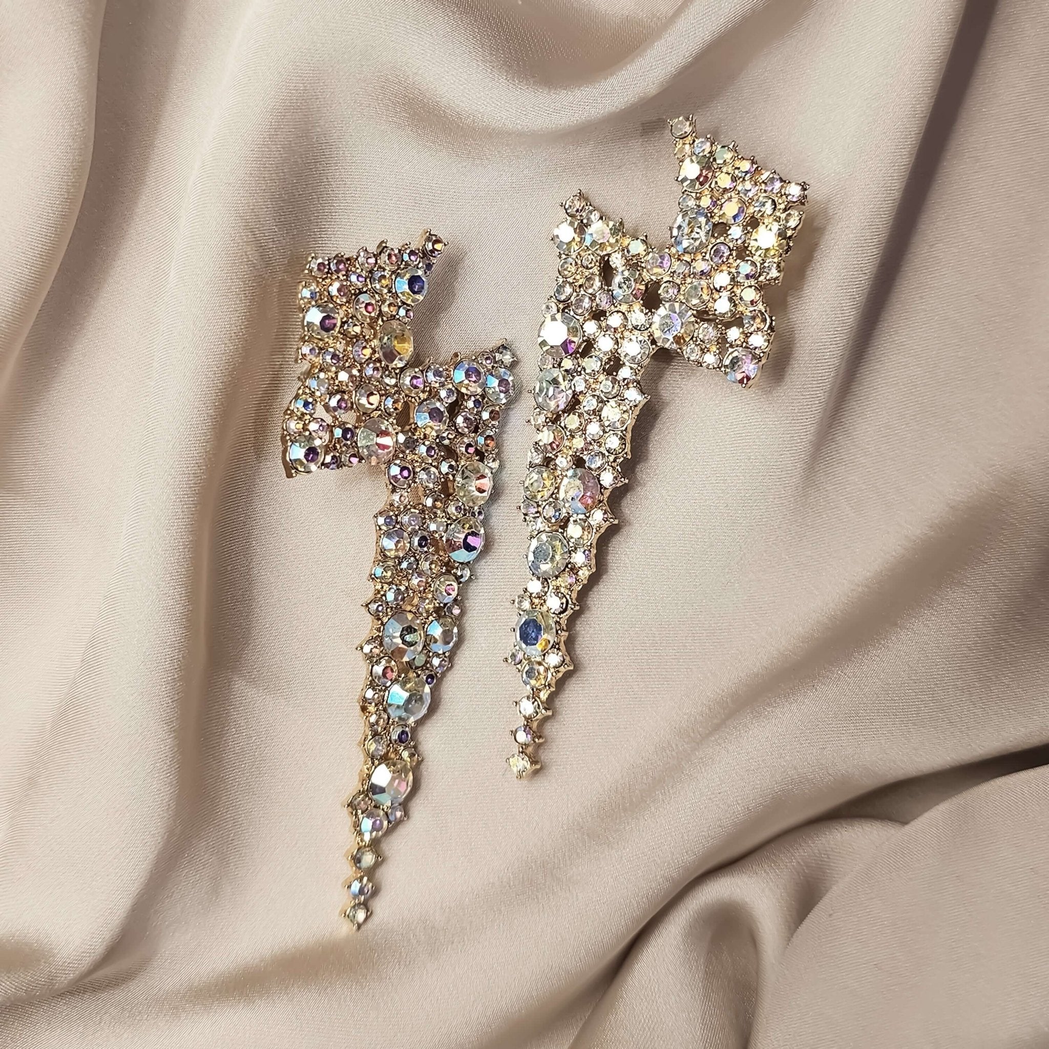 Shiny Rhinestone Gems Lightning Shaped Stud Earrings – FAH Jewelry